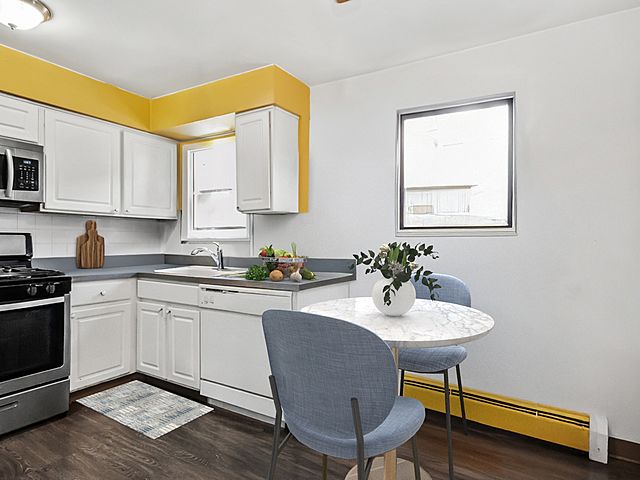 7319 North Oakley Avenue 3A, Chicago, IL 60645