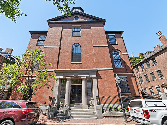 65 Anderson Street 2C, Boston, MA 02114