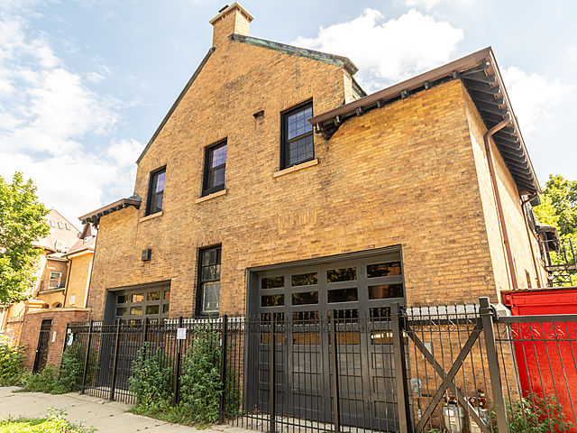 933 East 48th Street, Chicago, IL 60615