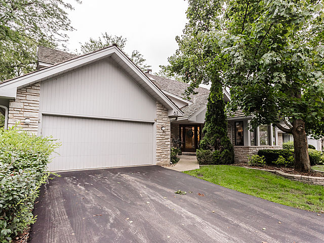 63 Malibu Ct, Burr Ridge, IL 60527